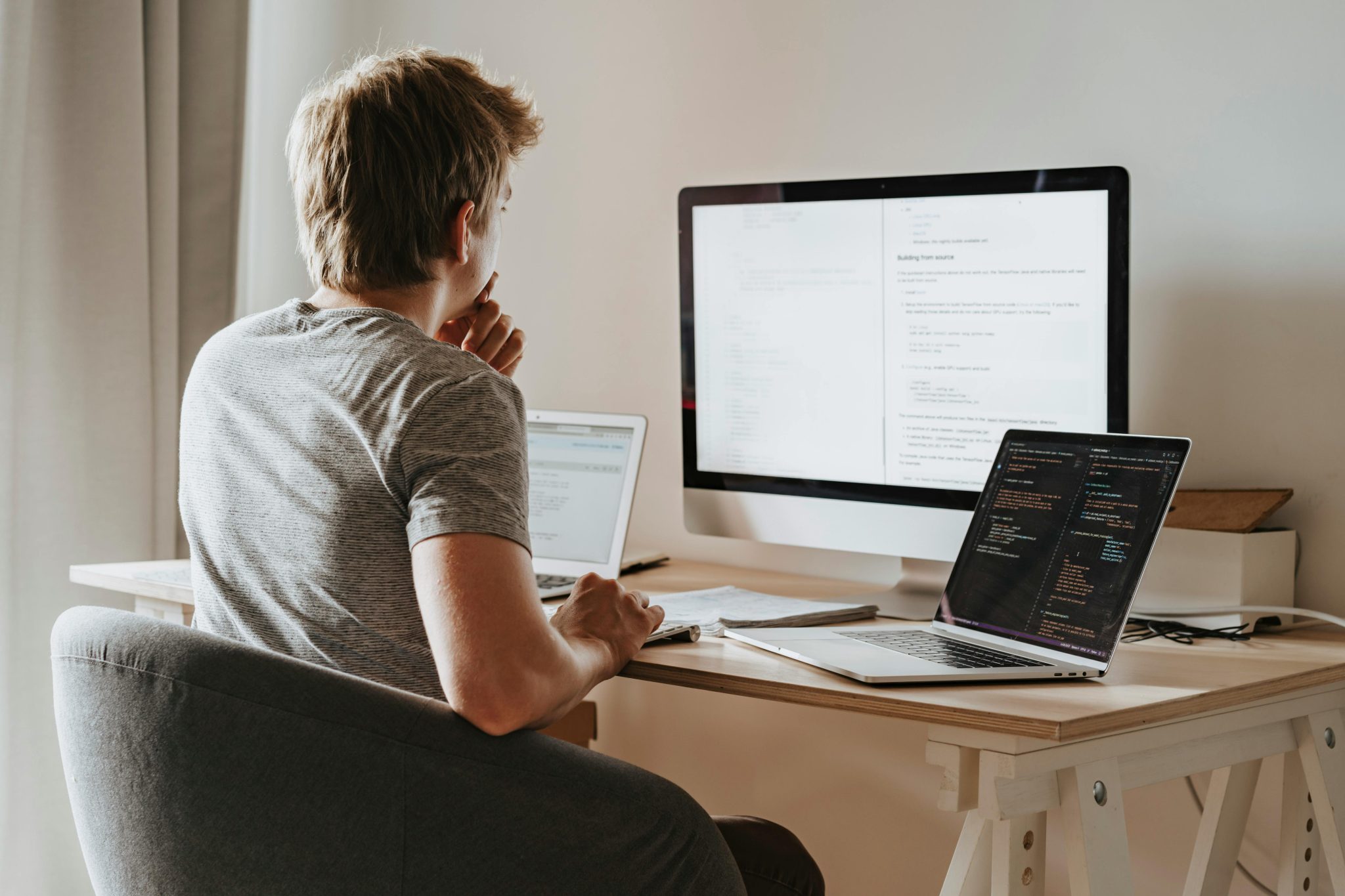Standing Desk vs Sitting Desk Productivity Impact for Remote Workers ...